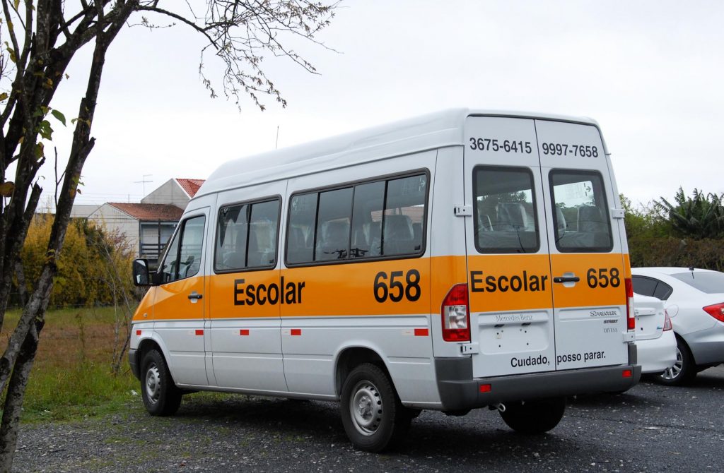 van escolar - Deputado Estadual Cobra Repórter